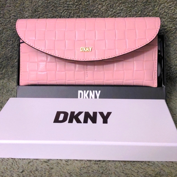 Dkny | Bags | Dkny Grayson Flat Wallet | Poshmark